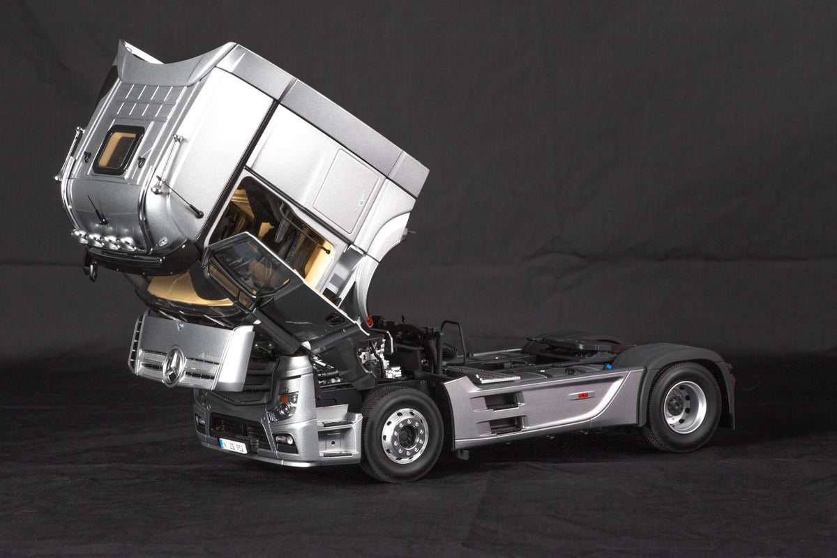 Merc Benz Semi Trailer and 40' Shipping Container – Andrew's Hobbies